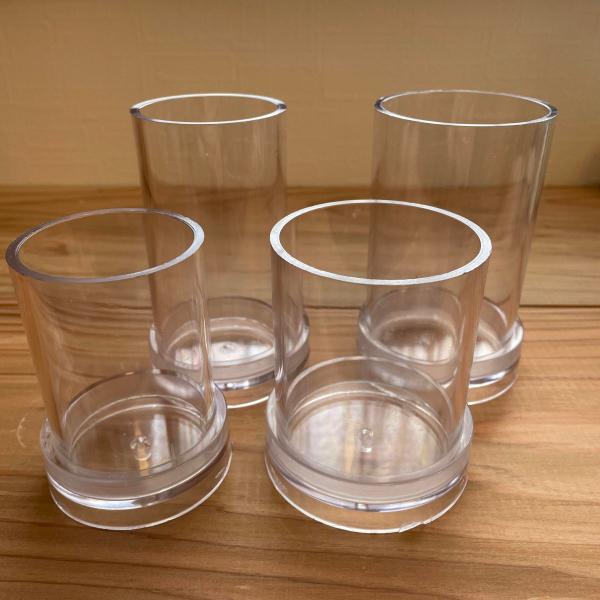 プラスチックモールド　円柱　直径　　5ｃｍ　高さ　10ｃｍ何度でも使えるプラスチック製底が取れるタイプのモールドです。ワックスが完全に固まる簡単にとる事が出来ます。エッセンシャルオイルを使ってアロマキャンドルを作ってみませんか？定番のモール...