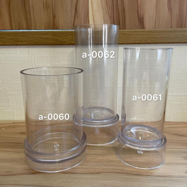 プラスチックモールド　ロウソク型　直径　　5cm　高さ　　12.5cm何度でも使えるプラスチック製底が取れるタイプのモールドです。ワックスが完全に固まる簡単にとる事が出来ます。エッセンシャルオイルを使ってアロマキャンドルを作ってみませんか？...