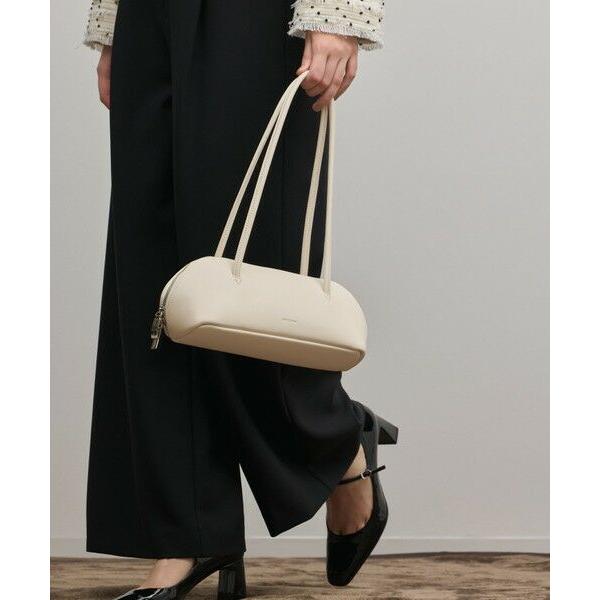 【発売日：2026年01月30日】【カテゴリ】レディース > バッグ > ハンドバッグ【カラー】ホワイト/ベージュ【サイズ】F【実寸(cm)】F:幅32.5 高さ12.5 マチ10.5 持ち手69.5 上部幅24.0 下部幅26...