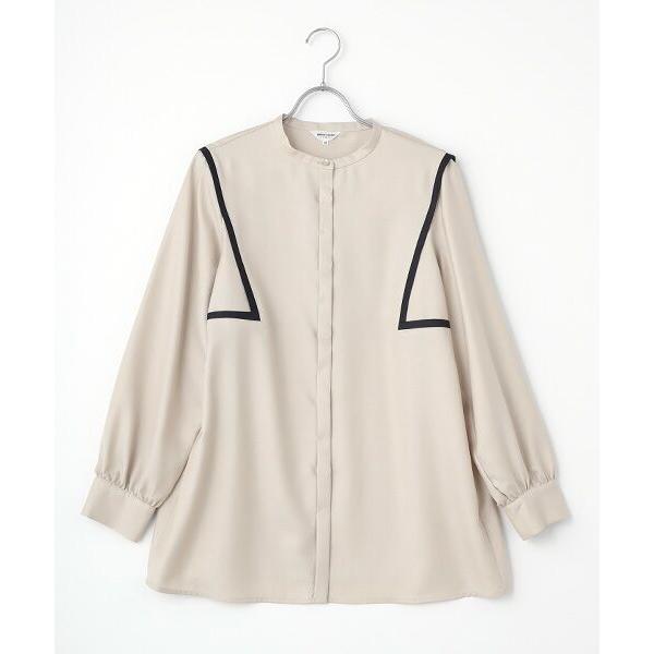 【発売日：2025年06月28日】★この商品はセール価格です★27,500円 → 9,900円(64%off)【カテゴリ】レディース > トップス > シャツ・ブラウス【カラー】ライトベージュ/ダークブルー【サイズ】40(9)/...