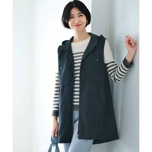 【発売日：2026年02月20日】【カテゴリ】レディース > トップス > ベスト【カラー】グレージュ/カーキ/紺/黒【サイズ】M/L/LL【実寸(cm)】M：（約）肩巾40、バスト104（ヌード寸法79〜87）、前身丈78.5...