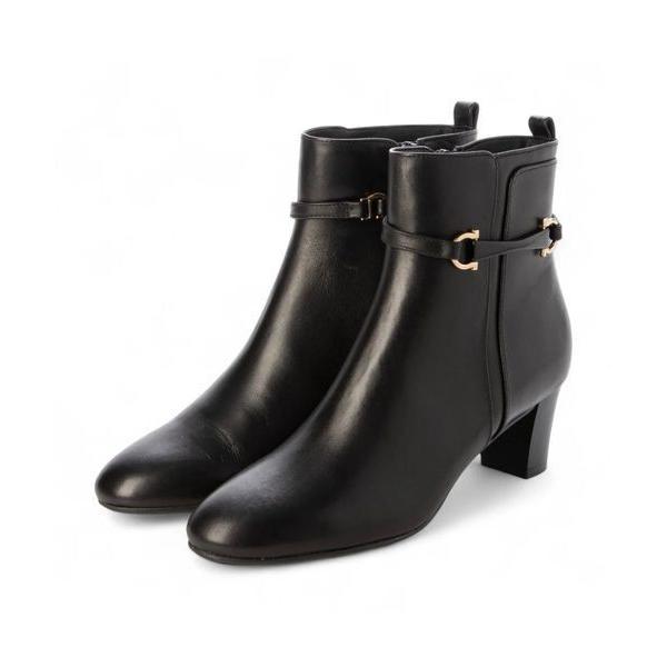 【発売日：2026年01月17日】★この商品はセール価格です★27,500円 → 19,800円(28%off)【カテゴリ】レディース > シューズ > ブーツ（ショート丈）【カラー】ブラック/ブラックスエード/ダークオーク【サ...