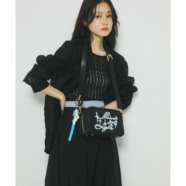 【発売日：2025年07月23日】★この商品はセール価格です★16,500円 → 8,250円(50%off)【カテゴリ】レディース > バッグ > ショルダーバッグ【カラー】キャメル/ブラック【サイズ】-【実寸(cm)】 ショ...