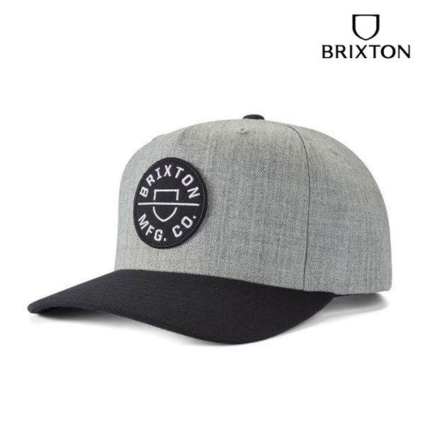 フロントに『BRIXTON』のNEWロゴワッペンが刺繍されたシンプルなデザインのアイテム。アジャスタブル機能付きなのでサイズ調整が可能です。クラシカルな雰囲気のキャップです。