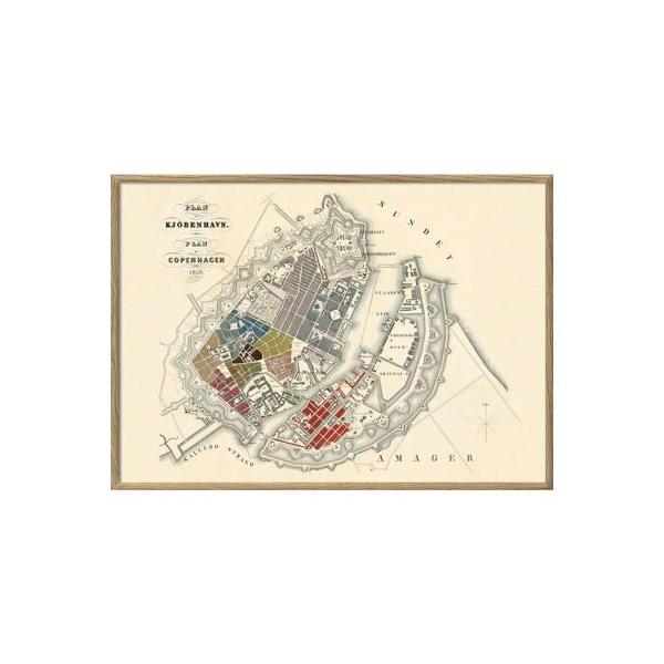 グラフィックが素晴らしい古い地図より都市、国、世界を落とし込みました。どこへ旅行したいですか？。デンマークのコペンハーゲンにあるスタジオで、マットなハーネミューレ紙に日本のアーカイバル・インクで印刷されているポスターです。 【フレーム付き】...