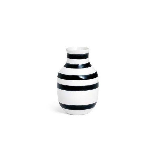 ぬくもりのあるボーダー柄のフラワーベース。1つ1つ、職人の手でハンドペイントされたボーダーのラインは1つとして同じものはなく、温かみを感じられます。お花を活けても、オブジェとしてそのまま飾っても、お部屋のどの場所に置いても絵になります。 【...