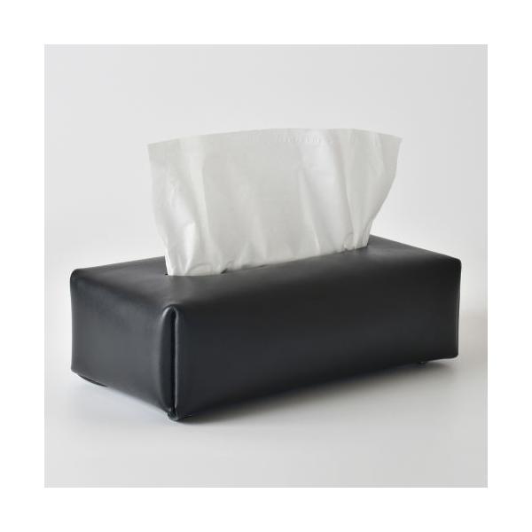 レザーを縫い合わせるステッチまでもを最小限に抑えたミニマルなデザインのティッシュケース。ほとんどの日本製スリムタイプのティッシュボックスが収まる仕様です。底面のスナップボタンによって、ボックスの出し入れの際の着脱も簡単に行えます。 レザーは...