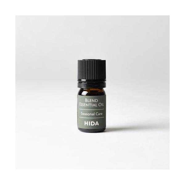 快適な空間を作り出すスギやヒノキなどの樹木系の香りに、ユーカリラディアタやローズマリーシネオールのスッと爽やかに鼻に抜ける香りを合わせました。ムズムズや不快感を感じる季節におすすめです。 国産の樹木と国内外の自然素材から抽出した100%天然...