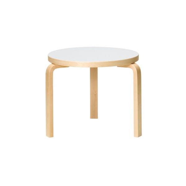 アルヴァ・アアルトの一連のスツール群と同様、特許を取ったＬ字型の脚は、ムクのバーチ材を曲げるための工夫と、座面とのシンプルな接合で、永年のロングセラーとなっています。リビングルームでのセンターテーブルやベッドサイドのサイドテーブルとしてご使...