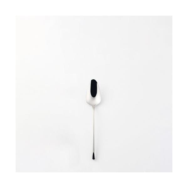 AIRES MATEUS＝アイレス・マテウス（省略してAM＝エイエムと呼びます）シリーズは、クチポールと、ポルトガルを代表する建築家アイレス・マテウスとのコラボレーションにより誕生しました。 幼少期に祖母の家で使っていたカトラリーに着想を得...