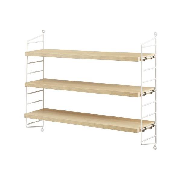 1949年にデザインされ、誕生から75年たった今でもスウェーデンで製造され、愛されている「String」のシェルフ。キッチン、バスルーム、図書館、ラウンジなど様々な場所でその良さを発揮します。   ・サイドパネル2枚、シェルフ3枚、木ネジ(...