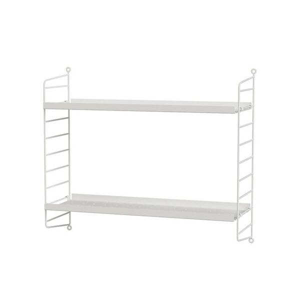 stringは1949年にスウェーデンの建築家ニルス・ストリニングによりデザインされ、60年以上たった今でも20世紀の北欧を代表する家具として愛され続けている収納システムです。組立式。【1949年デザイン】 【内容】 ・メタルシェルフ ロー...