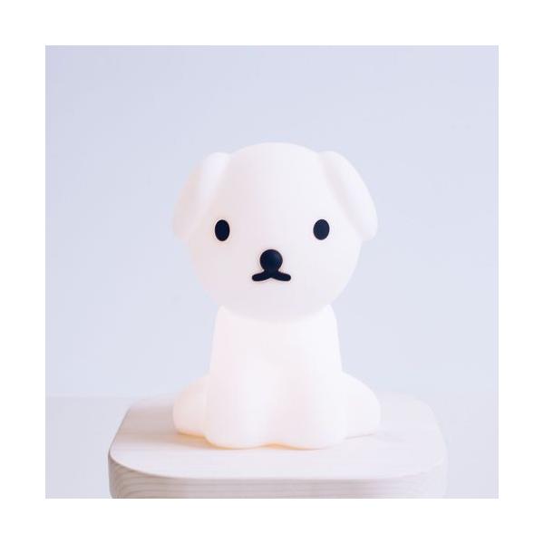 ファーストライト スナッフィーはソフトシリコンを使用することで、たたずまいだけでなく、感触までも心地よい照明となりました。コンパクトなので小さなお子さまでも間単に持てるサイズ感です。USBケーブル充電式のLEDモジュールなので、大きな電源ア...