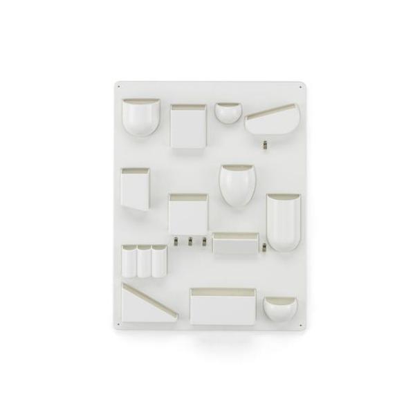 「ウーテン シロ RE」は、さまざまな形とサイズのポケットや金属製のフックを組み合わせた壁掛けの収納アイテムです。オフィスや書斎、キッチン、バスルーム、子供部屋など、さまざまなシーンで美しく整理整頓をサポートします。1969年からのオリジナ...