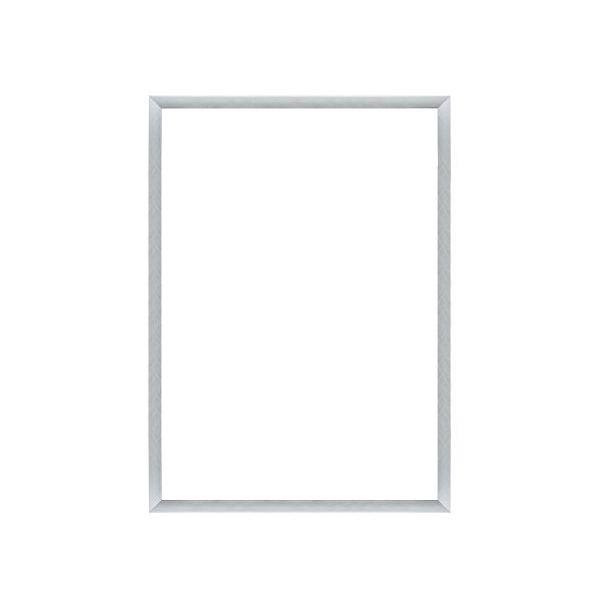 木製のシンプルなアートポスター用フレームです。余計な装飾を排したデザインは、飾らないからこそ際立つ普遍的な美しさを持ち、アートそのものを引き立てます。 天然木の素材感を活かした仕上がりのため、一点ごとに木目や色合いに個性が生まれます。自然素...