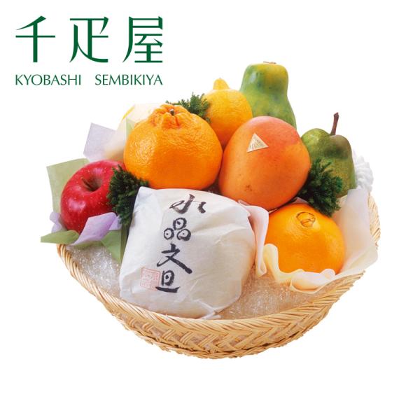 京橋千疋屋の目利きが、日々出来が変化する果物の中からコンディションの良い旬のものを、選りすぐってお詰めいたします。特別感を味わえる果物をお届けできるのは、果物一つ一つの特性を熟知した職人がいる千疋屋だからこそ。当店の目利きに、お任せ下さいま...