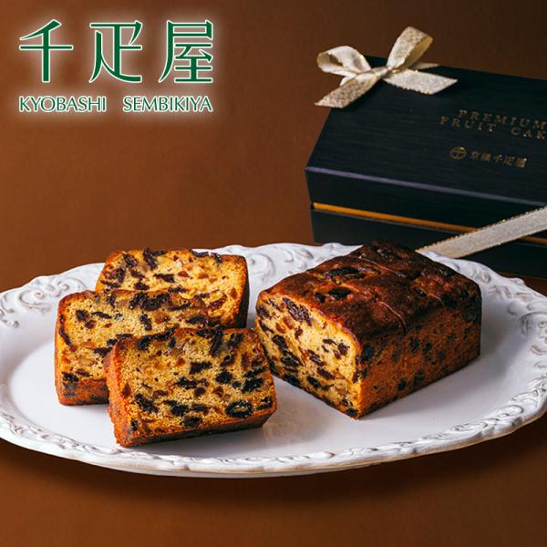 ナッツやドライフルーツをふんだんに生地に練りこみ、ブランデーをたっぷりきかせたフルーツケーキ。中にはいっているドライフルーツは、レーズン・オレンジ・りんご・チェリー・くるみ・アーモンドです。食べきりやすい400gサイズで、ご自宅用はもちろん...