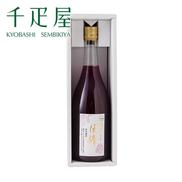 長野県東御市にあるぶどう専門農園で育成された種あり巨峰を使って果汁100％のストレートジュースに仕上げました。現在主流の種なし巨峰ではなく、あえて「種あり」の巨峰を使用したのは、種ありの方が巨峰本来のうまみが強いからです。生産量の減少に伴い...