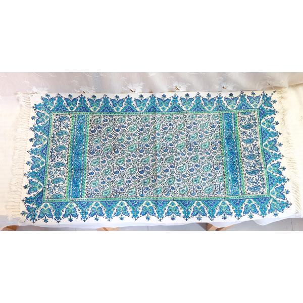 イラン製の更紗です。木枠を使ってハンドプリントされています。色合いもとても素敵ですね。素材はしっかりとした手触りの帆布なので、お部屋のインテリアとして花瓶敷きやテーブルランナー・テーブルセンターなど、大きいサイズのものは戸外での敷物・片付け...