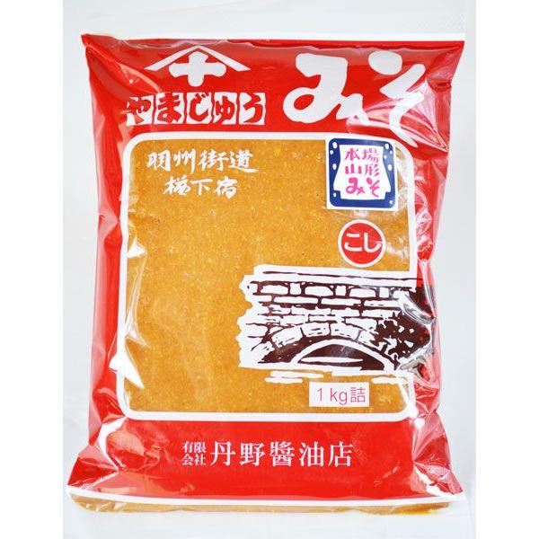 古く伝統的な家々が立ち並び、歴史と趣をとどめる“楢下宿”。この豊かな地で味噌・醤油の製造販売を始めて７０有余年。小規模ならではのこだわりと、昔ながらの製法を守り続けている自慢の味噌です。