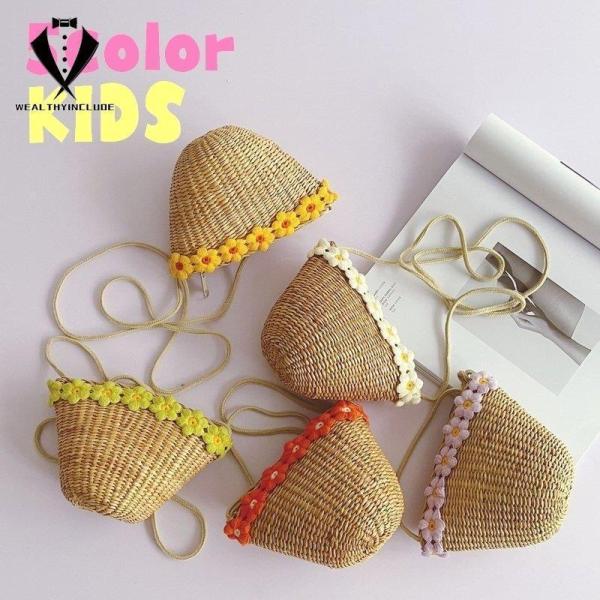 子供用のおしゃれなポシェットです。花モチーフがとっても可愛い?夏にオススメのカゴバッグです。お出かけや旅行が楽しみになりますね。【サイズについて】画像をご参照ください。【カラーについて】生産ロットにより柄の出方や色の濃淡が異なる場合がござい...