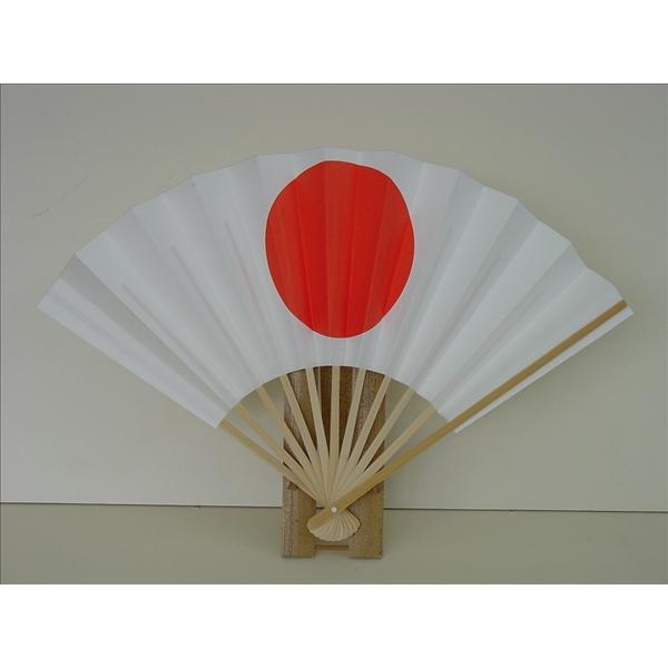 長さ　約27.5cm。骨の数　11。全体的に軽めにできています。運動会やその他イベントなどにどうぞ。両面同じ柄です。イベント用の日の丸です。扇骨、紙の作りは比較的しっかりしていて、イベント用白扇にたとえれば「上」に相当します。表面は加工され...