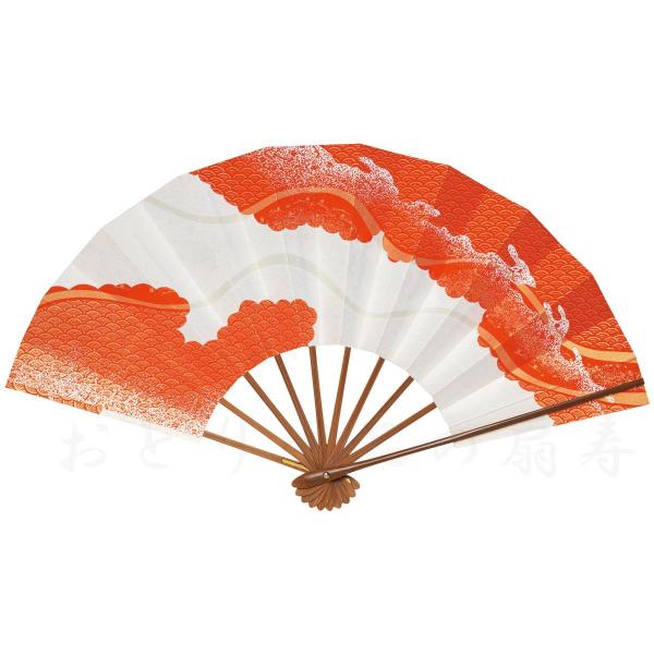 舞踊等に使用する舞扇子です。伝統の職人技による上品で華やかな逸品です。扇面、扇骨、仕上げ加工とも日本国内で生産した京扇子です。長さ/約29cm。広がり/約50cm。扇骨/スス竹骨。扇面/両面同じ柄。9寸5分標準的なサイズの舞扇子です。日本製...