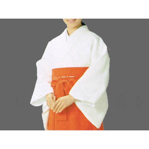 巫女用 白衣です。Lサイズ。袴下132cm。ポリエステル 100%。日本の歳時記カタログより。