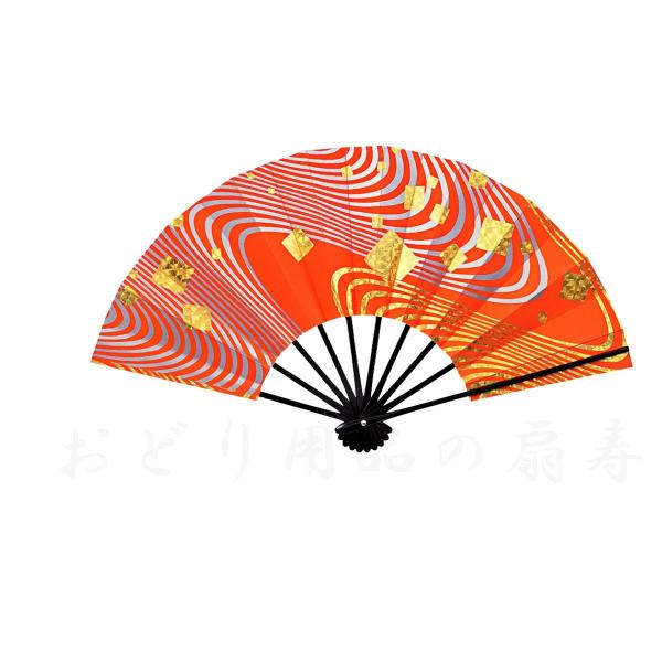 高級舞扇子です。長さ/約29cm。広がり/約50cm。扇骨/黒塗骨。扇面/両面同じ柄。9寸5分。標準的なサイズの舞扇子です。日本製（国産京扇子）。扇箱等は付いていません。親骨には重さのバランスを取るためのおもりが埋め込んであります。ぎりぎり...