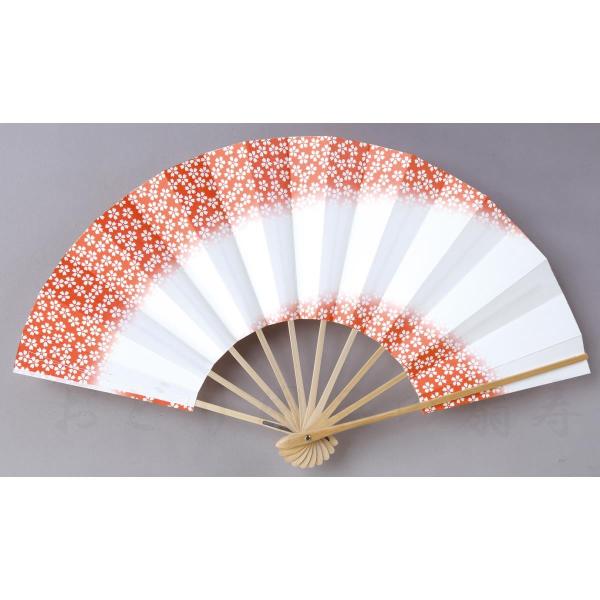 長さ/約29cm。広がり/約50cm。扇骨/白竹骨。扇面/両面同じ柄。9寸5分。標準的なサイズの舞扇子です。日本製（国産京扇子）。扇箱等は付いていません。親骨には重さのバランスを取るためのおもりが埋め込んであります。ぎりぎりまで値引きしてあ...