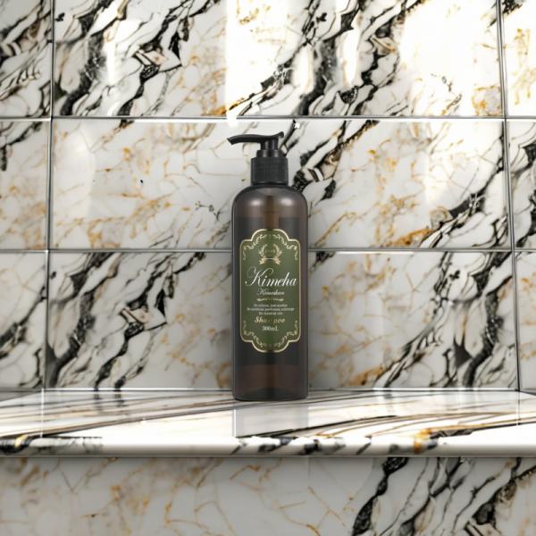 ノンシリコン・弱酸性・無鉱物油　　　　　　　　　　無合成着色料・無合成香料アミノ酸で洗う加水分解シルクが優しく包み込みしっとりしなやかで指通りの良いサラツヤ髪へ※十分に注意して梱包しておりますが、液漏れしやすい商品のため多少の液漏れは予めご...