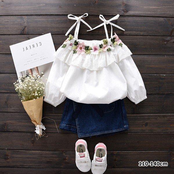 【スタッフコメント】上品で可愛い花刺繍がポイント！フリルとリボンの組み合わせも女の子らしいデザインですね◎【サイズ】90cm着丈38cm100cm着丈40cm110cm着丈44cm120cm着丈47cm130cm着丈49cm【素材】コットン...