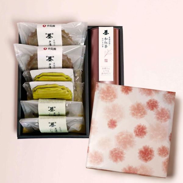 【発売日：2026年04月23日】【お届け期間限定：4月24日（金）〜5月20日（水）】【商品名】【母の日限定】和紅茶と宇治抹茶焼き菓子詰合せ＜母の日茶缶付＞【商品内容（内容量、賞味期限、保存方法）】●和紅茶ティーバック：8包賞味期限：24...