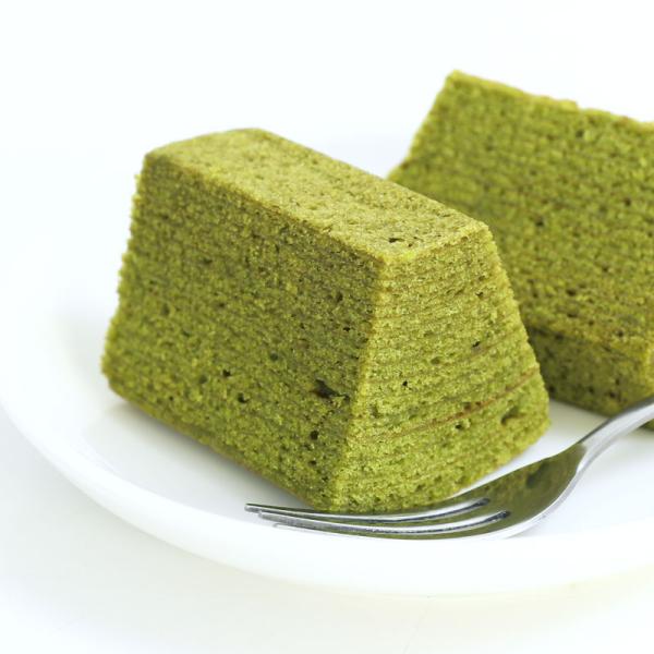 宇治抹茶と兵庫県産 山田錦(やまだにしき)の米粉を贅沢に使用して、一層一層丹念込めて焼き上げた老舗茶舗ならではの抹茶バウムクーヘンを一口サイズにカット致しました。抹茶の上品な香りと、生地のきめ細かく、おもちのようなしっかりとした弾力が最大の...