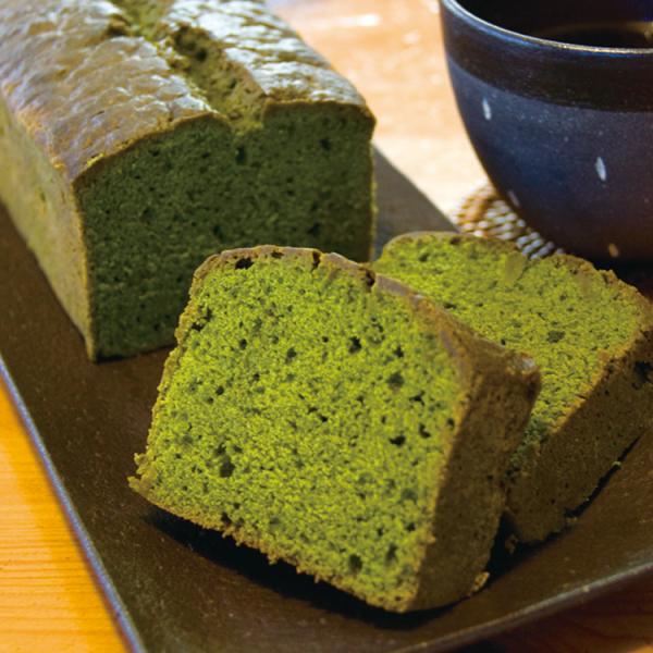 お茶会でご利用される上質な抹茶を使用した本格抹茶ケーキです。抹茶の風味とブランデーの熟成された香りを包み込みました。クリスマスやお歳暮、お年賀などにおすすめです。【商品名】宇治抹茶とブランデーのパウンドケーキ 【名称】洋菓子【原材料名】別途...