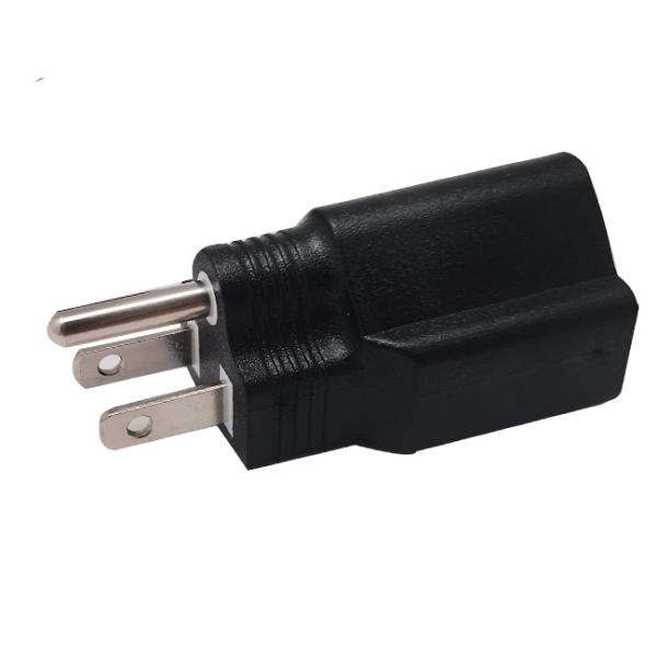 仕様色:ブラック　サイズ：25mm×30mm×70mm    重さ:56g定格容量：15A・100V/200V（3600Wまで）