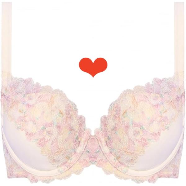 カップは体の動きにぴったりフィットし、自然なシルエットを演出する恋するブラ独特のソフトストレッチカップ。カップ下部にホールがあるので、通気性がよいです。カップ裏は綿混素材です。軽くて通気性の良いファイバーフィルパッドで、ナチュラルにボリュー...