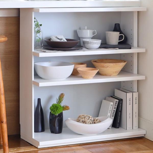 カウンター下のデッドスペースを有効活用する壁面収納背面は巾木よけ加工あり、背板はグレー色【同シリーズと横連結可能】左右の側板に連結用のビス穴が開いています。（連結金具とビス穴シール付属）●商品サイズ：幅750×奥行296×高さ849mm●商...