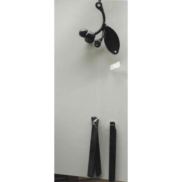 手作りサヌカイト風鈴　木の実（吊りタイプ）全長サイズ：長さ約３０〜４０cmサヌカイト部分サイズ：長さ約１２〜１５ｃｍ下部の石：サヌカイト３個上部飾り部分サイズ：約１０〜１５ｃｍ　上部飾り部分素材：アイアン（鉄）自然石サヌカイトの響きを活かし...