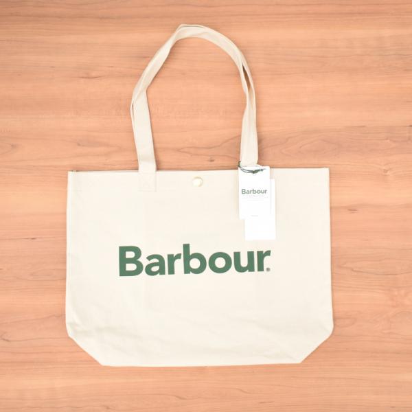 【アイテム】BARBOURよりキャンバストートバッグ。頑丈なキャンバス素材で実用性抜群。上部はスナップボタンで開閉可能。