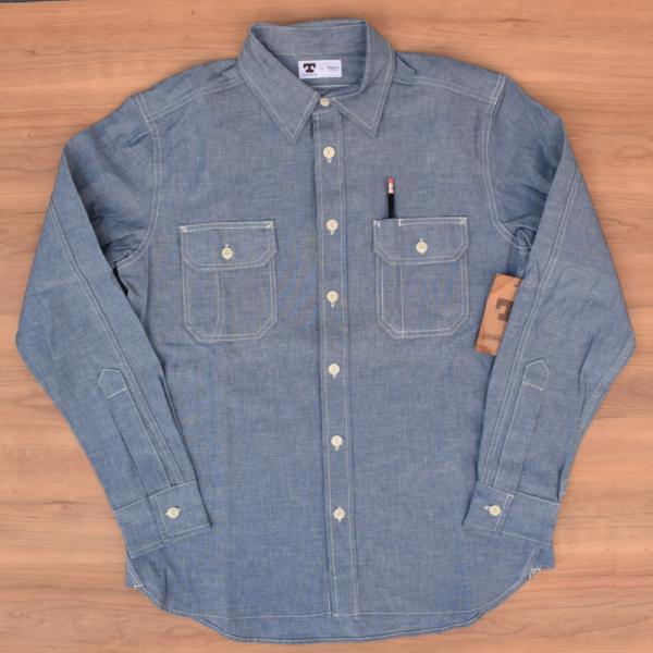【アイテム】米国サンフランシスコを拠点に、ラギッドな雰囲気漂うアイテムを展開する「TELLASON当ブランドではお馴染みのワークシャツです！5,5ozの日本製シャンブレーをアメリカ サンフランシスコにて縫製。鉄板ワークシャツなデザインの両胸...
