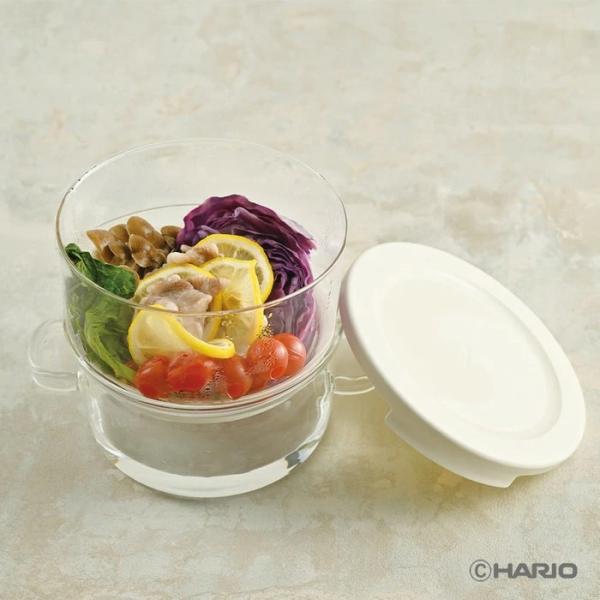 電子レンジで簡単蒸し調理！上下ともに耐熱ガラス製の「ガラスのせいろ蒸し器」。二段構造になっており上下ともに耐熱ガラスなので、電子レンジで一度に2つの調理が同時に作れます。上ボールには4つの穴が開いているので、下段の蒸気で上段を蒸し上げること...