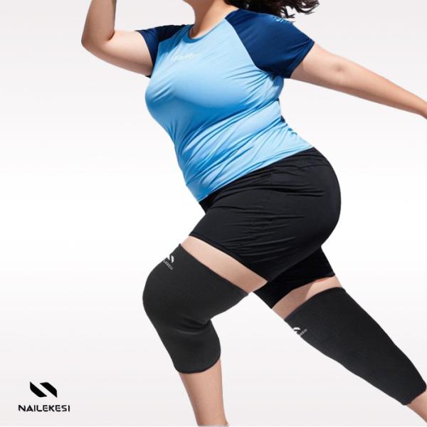 膝への負担をしっかり軽減し、快適な動きをサポートする シリコン滑り止め付き膝サポーター。2枚組で、スポーツはもちろん日常生活でも膝の安定感を高め、関節を守ります。柔軟な伸縮性素材を採用し、膝全体を360°包み込むようにフィット。内側にはシリ...