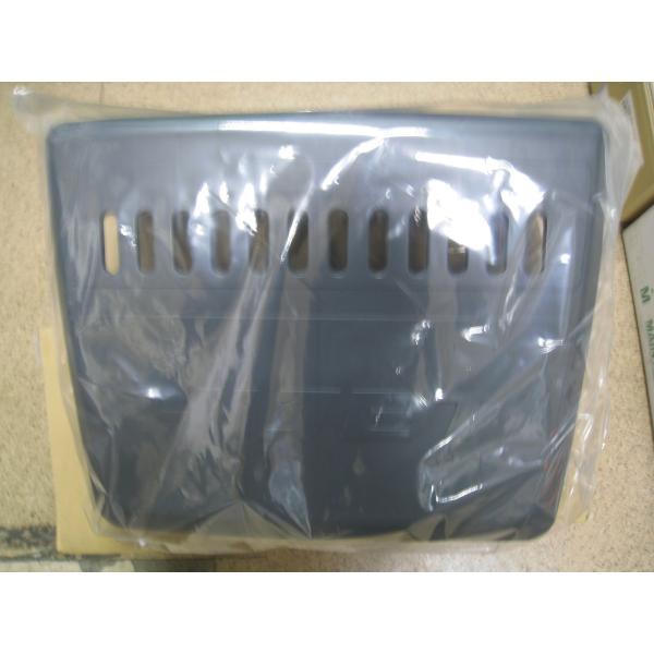 ハイゼットトラック　S200系　バッテリーカバーです。1999/01〜2010/10に適合します。※「重要」一部不適合ありますので、車台番号確認必要です。999-04080-k5-001