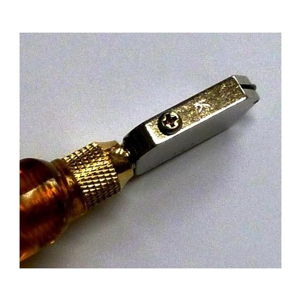 用途　  　　　薄板・硬質ガラス直線切り用刃角度  　　　125°ガラス対応厚　0.5-1.5mm