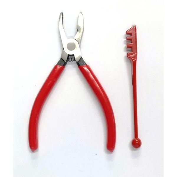 超硬刃付きのガラスカッターと割取り用のグロージングプライヤーがセットになっています。体験工房などワークショップ向け。講習終了後、お持ち帰りや保管に便利な収納ケース袋付き。