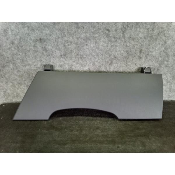 **** 商品説明を必ずご確認ください ****部品管理番号：260415000370210メーカー純正品番：55041-28030-B0部品名：グローブBOX部品区分：リサイクル品管理品番：020480車名：ヴォクシー車両タイプ名：5DB...