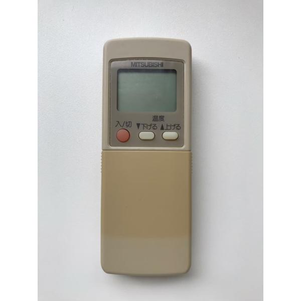 リモコンのみの販売です。赤外線チェック済です。 電池を入れたときに接触が悪く、すぐ液晶がつかない場合がありますのでご了承ください。 電池は接触しないように紙を挟んでおりますので、到着したら引き抜いてからご利用ください。できる限りのクリーニン...