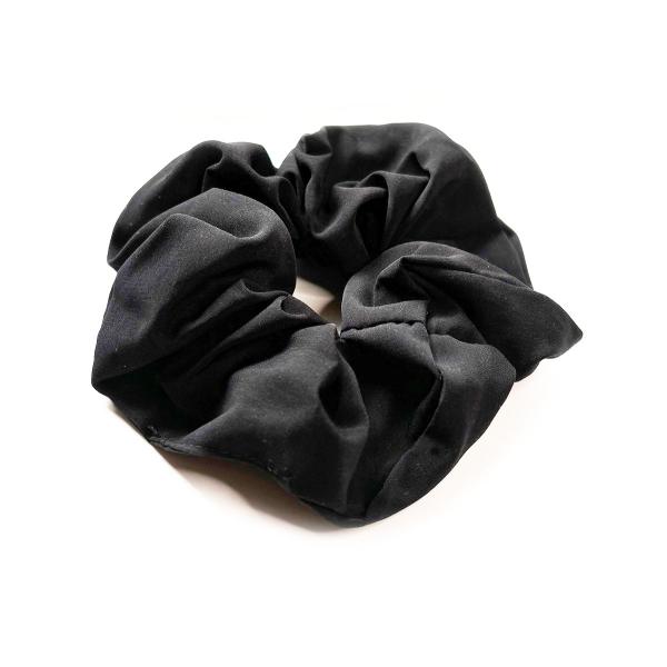 ●韓国製●直径（外側）約11cm●天然ゴム、ポリエステル●しっかりした生地でシフォンやレースのように透けていません。●黒無地のシュシュです。