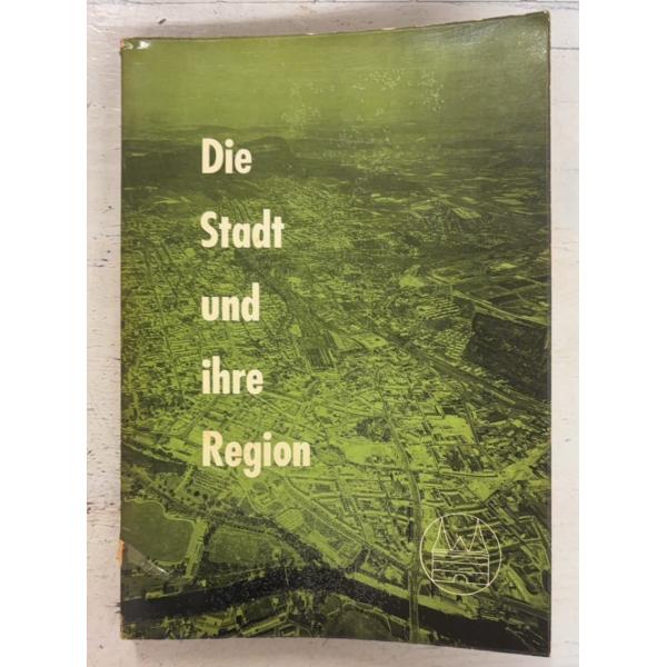 ペーパーバック　全196ｐ全体的に経年のヤケ　表紙にイタミ剥げ　扉に記名スタンプあり